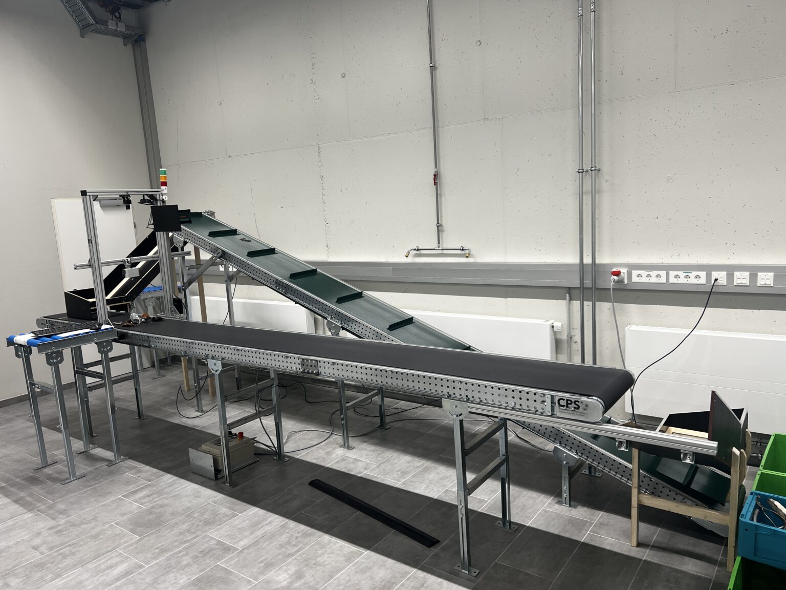 CPS Conveyer Belt | Chair of Cyber-Physical-Systems