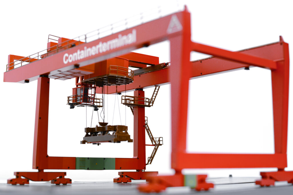 MP_example_crane | Chair of Cyber-Physical-Systems